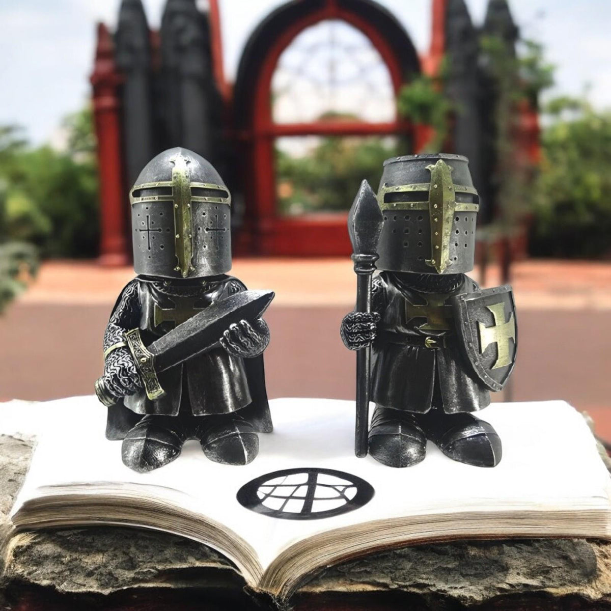 Gothic Templar Knight Figurines Set - 13.8cm Resin – OsirisTradingUK